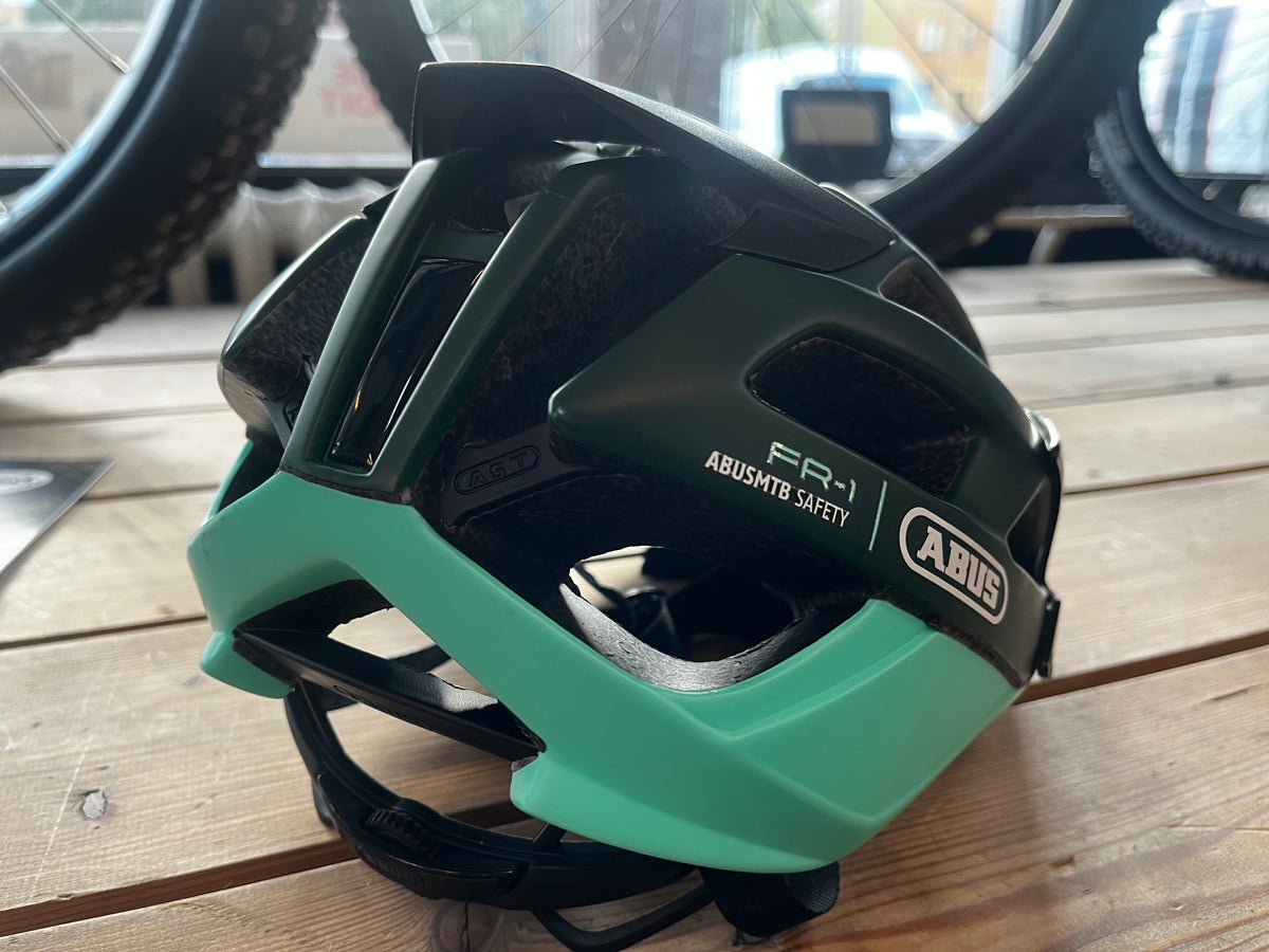 Helma Abus FR-1 (52-57cm) – svet-elektrokol
